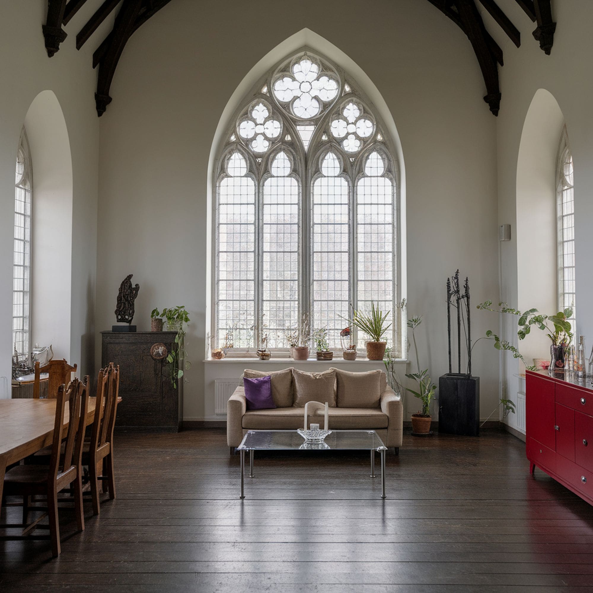 10 Ways to Decorate Your Home in the Gothic Style – Rhythm of the Home