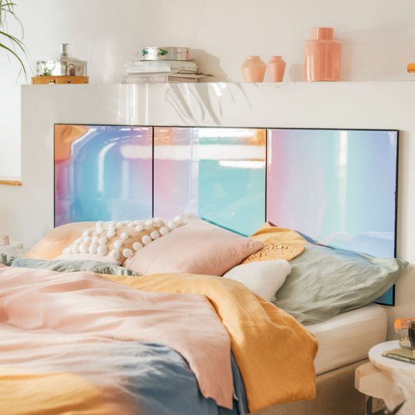 43 Staggering Ways to Decorate with Iridescent Colors – Rhythm of the Home