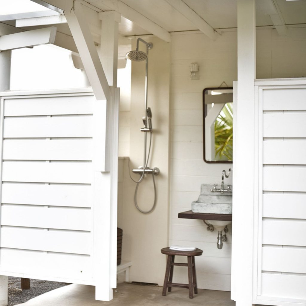 10 Refreshing Outdoor Shower Ideas and DIY Projects – Rhythm of the Home