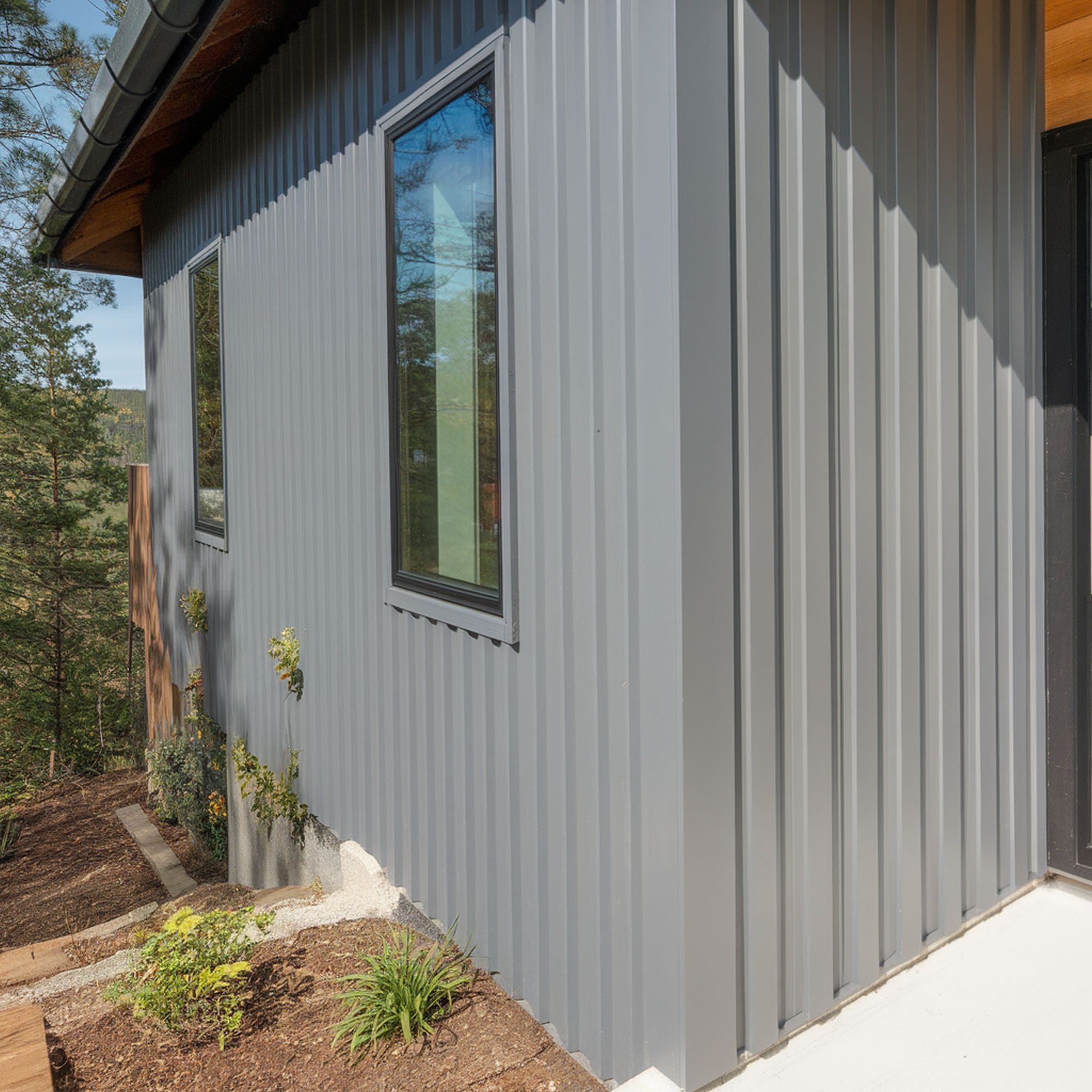 How to Paint Aluminum in 5 Easy Steps – Rhythm of the Home