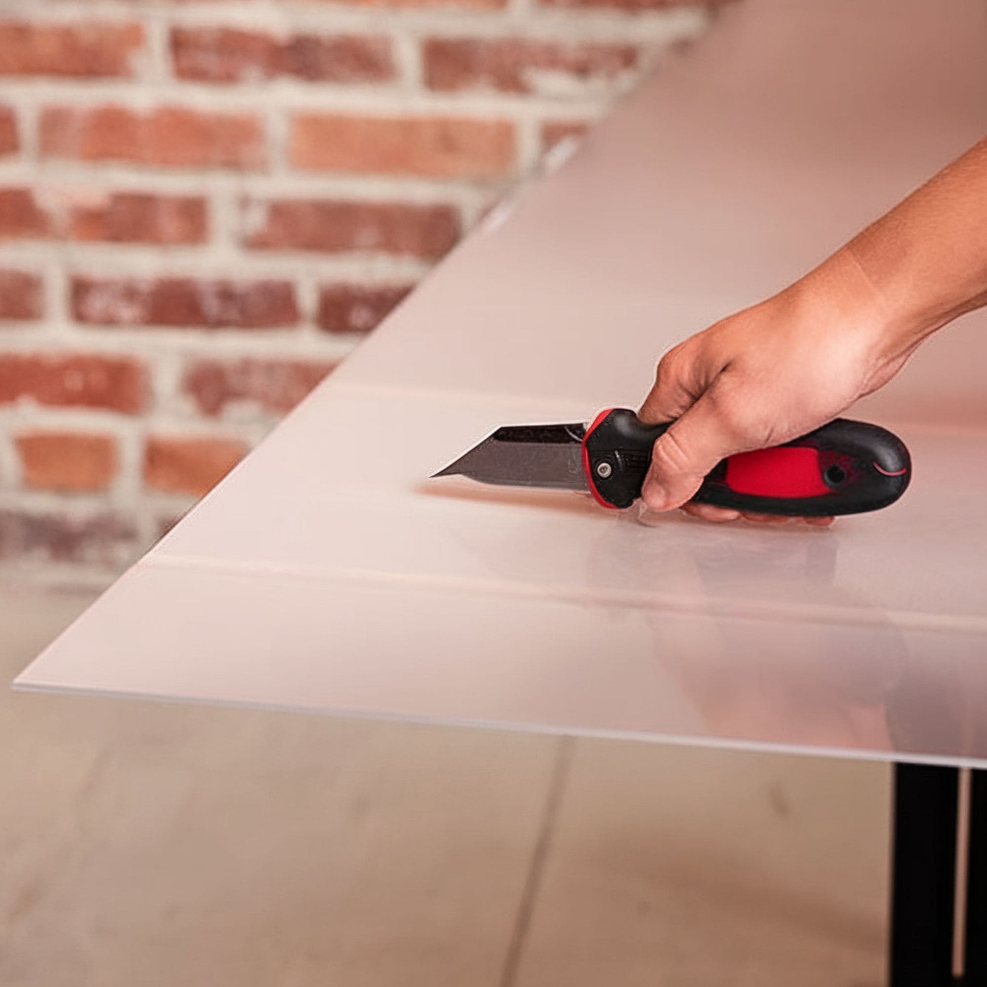 How to Cut Plexiglass? 7 Methods – Rhythm of the Home