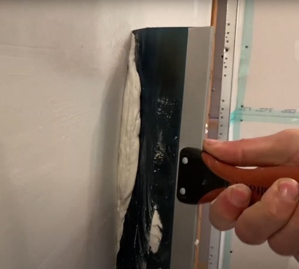 How to Spackle a Wall in 4 Steps – Rhythm of the Home