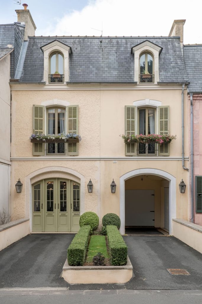 204 Fabulous French Provincial Homes – Rhythm of the Home