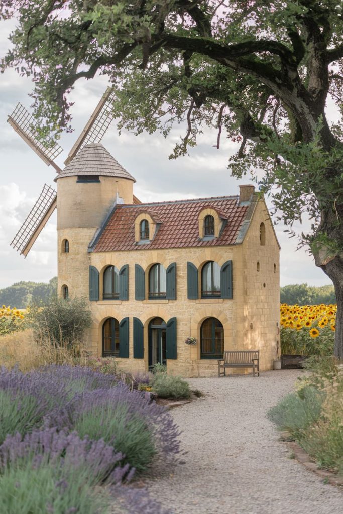 204 Fabulous French Provincial Homes – Rhythm of the Home