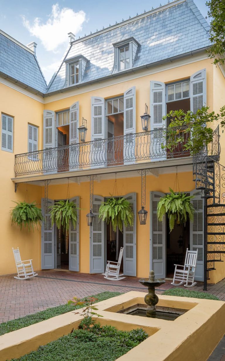 49 Cozy American Colonial Style Homes – Rhythm of the Home