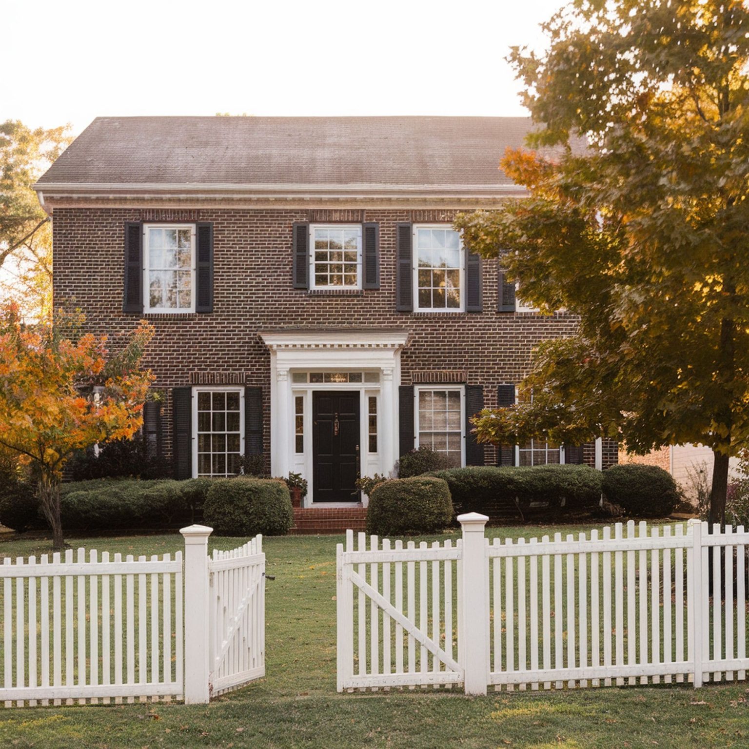 49 Cozy American Colonial Style Homes – Rhythm of the Home