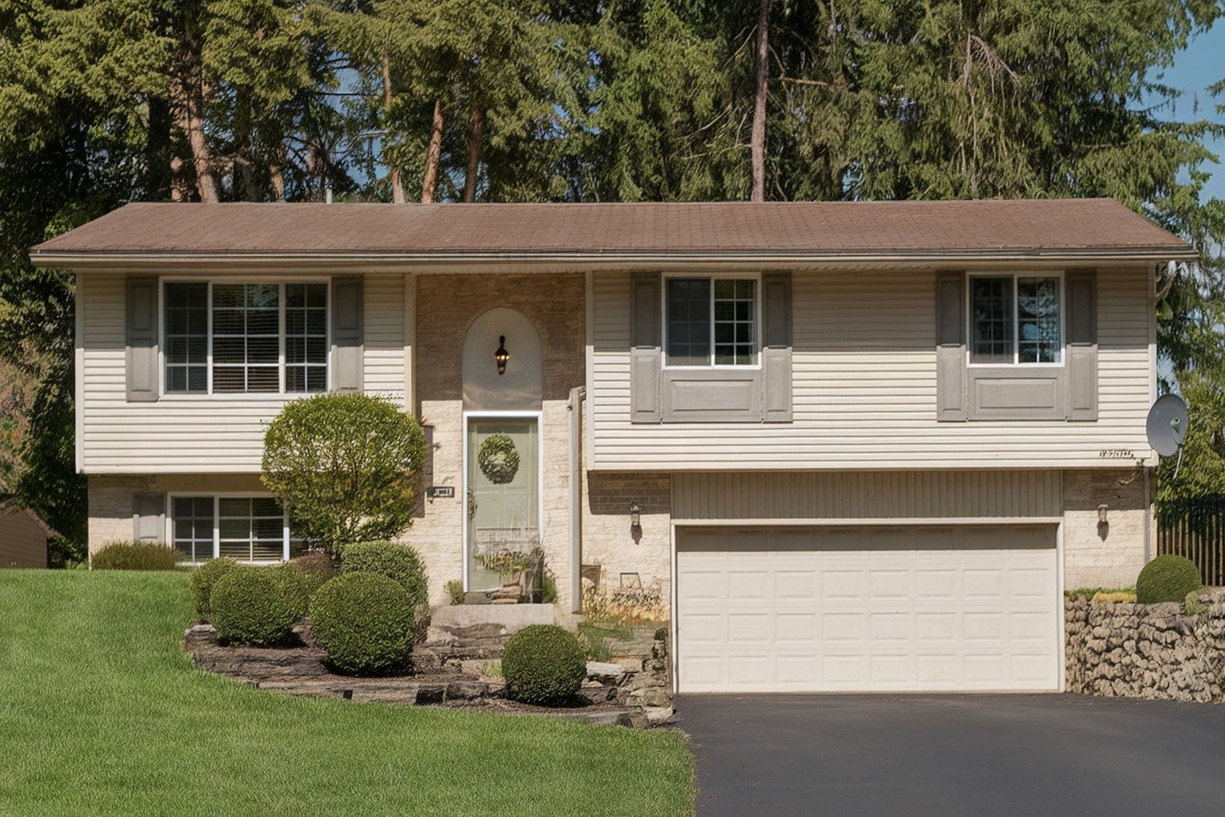 10 Astounding Split Level Style Homes – Rhythm of the Home