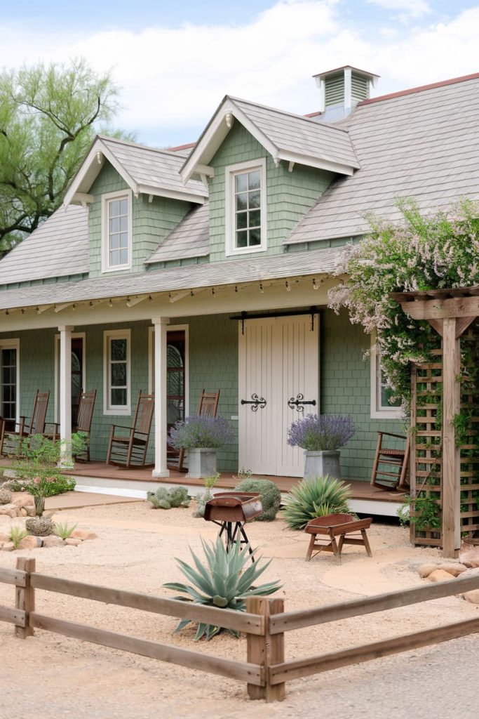 The 53 Best Exterior Colors for Ranch Houses – Rhythm of the Home