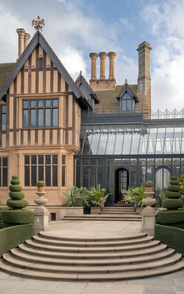150 Beautiful Tudor Mansions – Rhythm of the Home