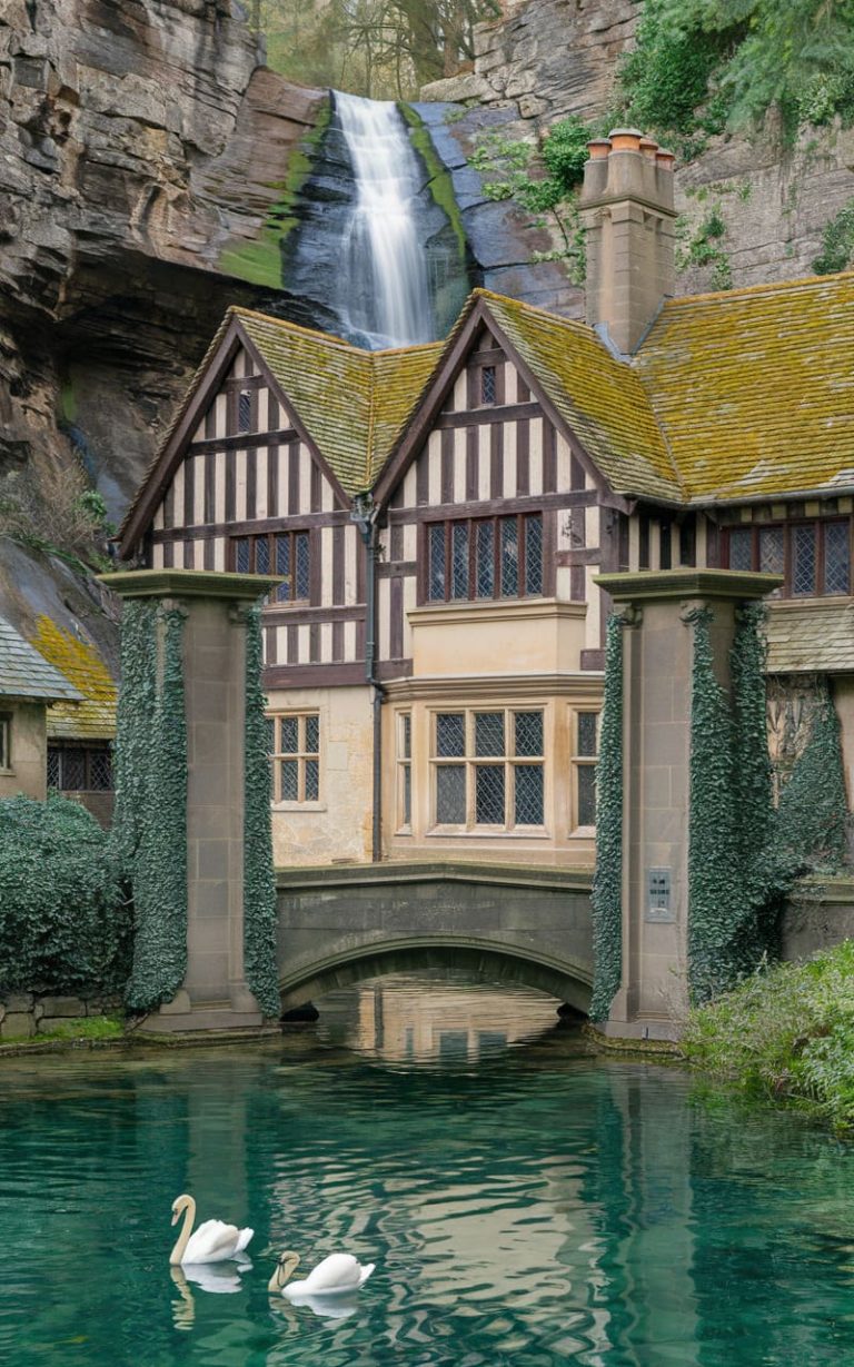 150 Beautiful Tudor Mansions – Rhythm of the Home