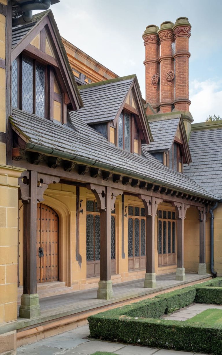 150 Beautiful Tudor Mansions – Rhythm of the Home