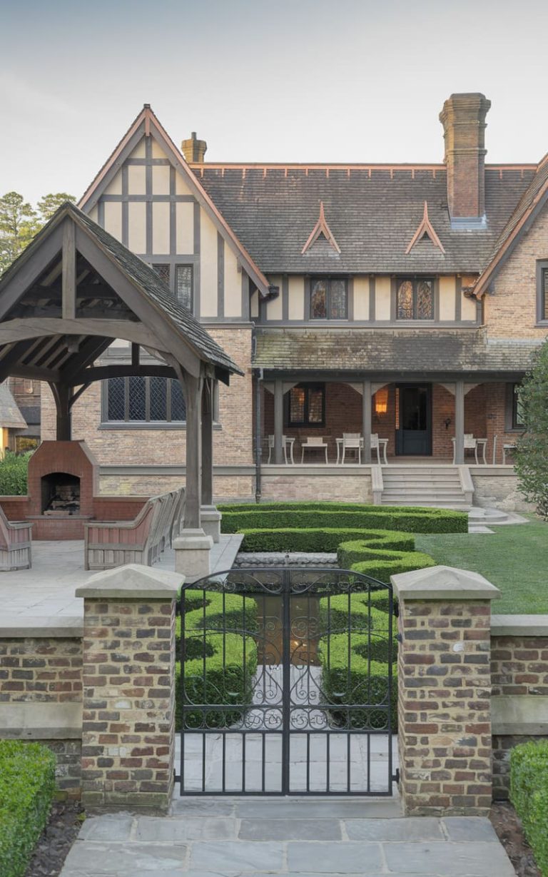 150 Beautiful Tudor Mansions – Rhythm of the Home