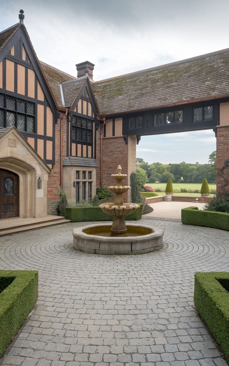 150 Beautiful Tudor Mansions – Rhythm of the Home