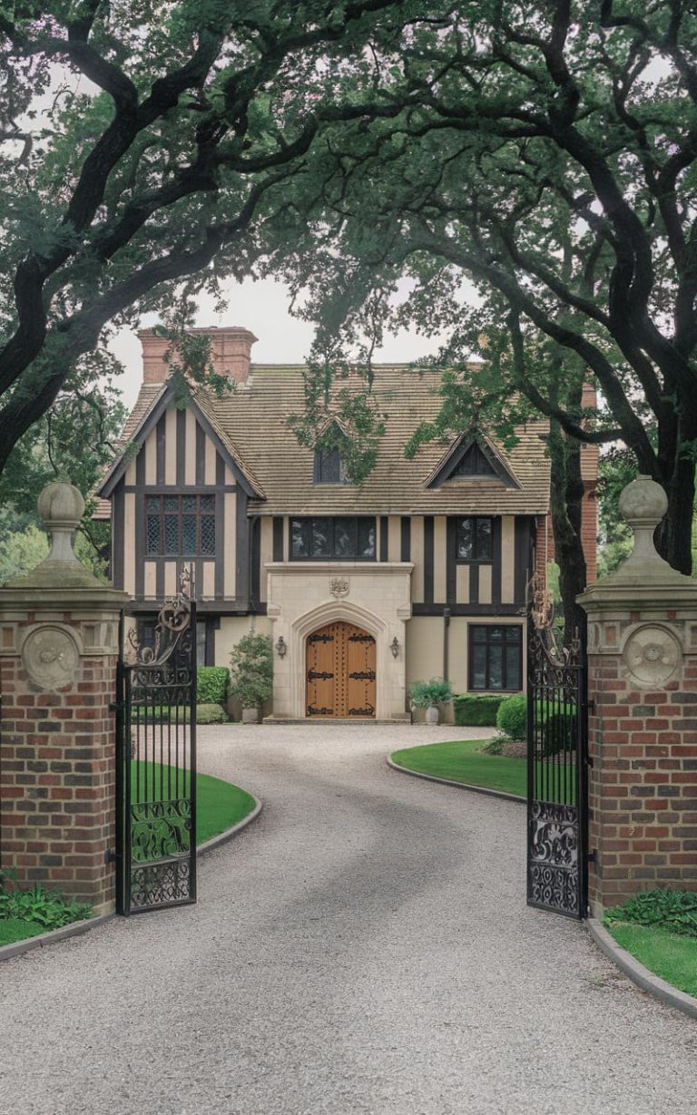 150 Beautiful Tudor Mansions – Rhythm of the Home